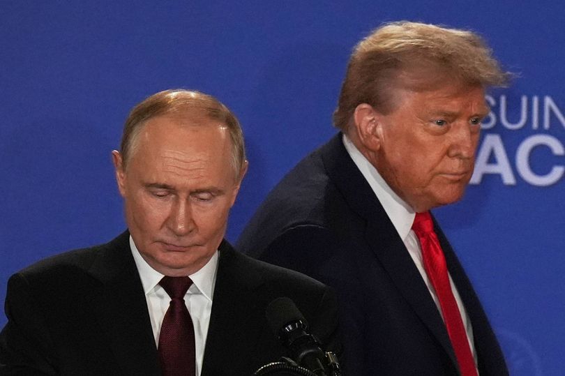 Trump posts 'provocative' Putin photo after Russian leader makes him ...