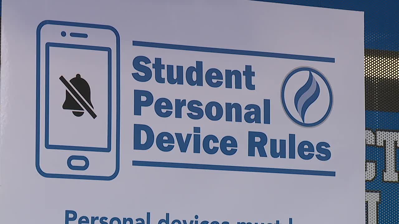 School cell phone ban to stay in Howard County