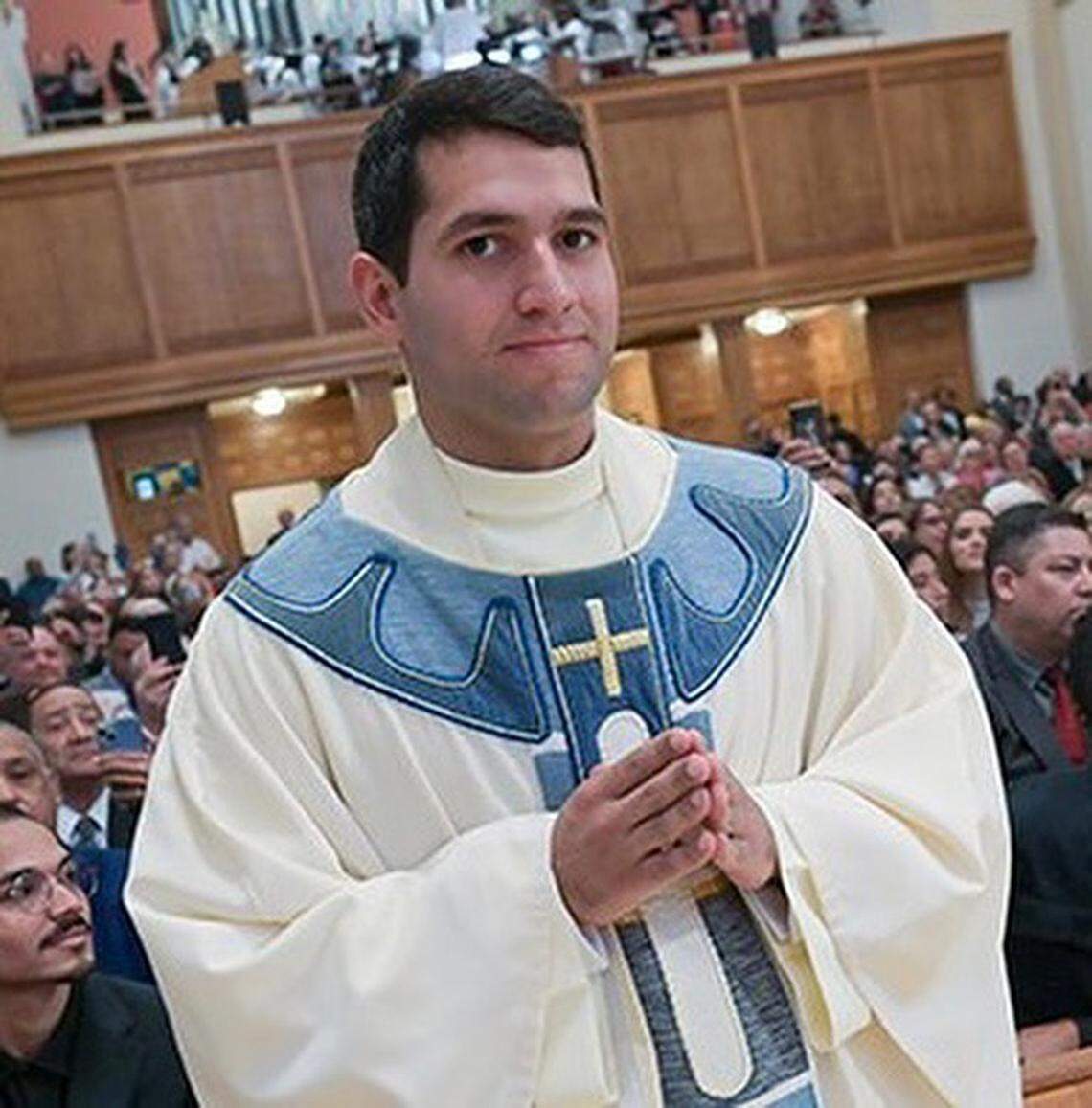 Venezuelan priest denied entry to the U.S., then something unexpected ...