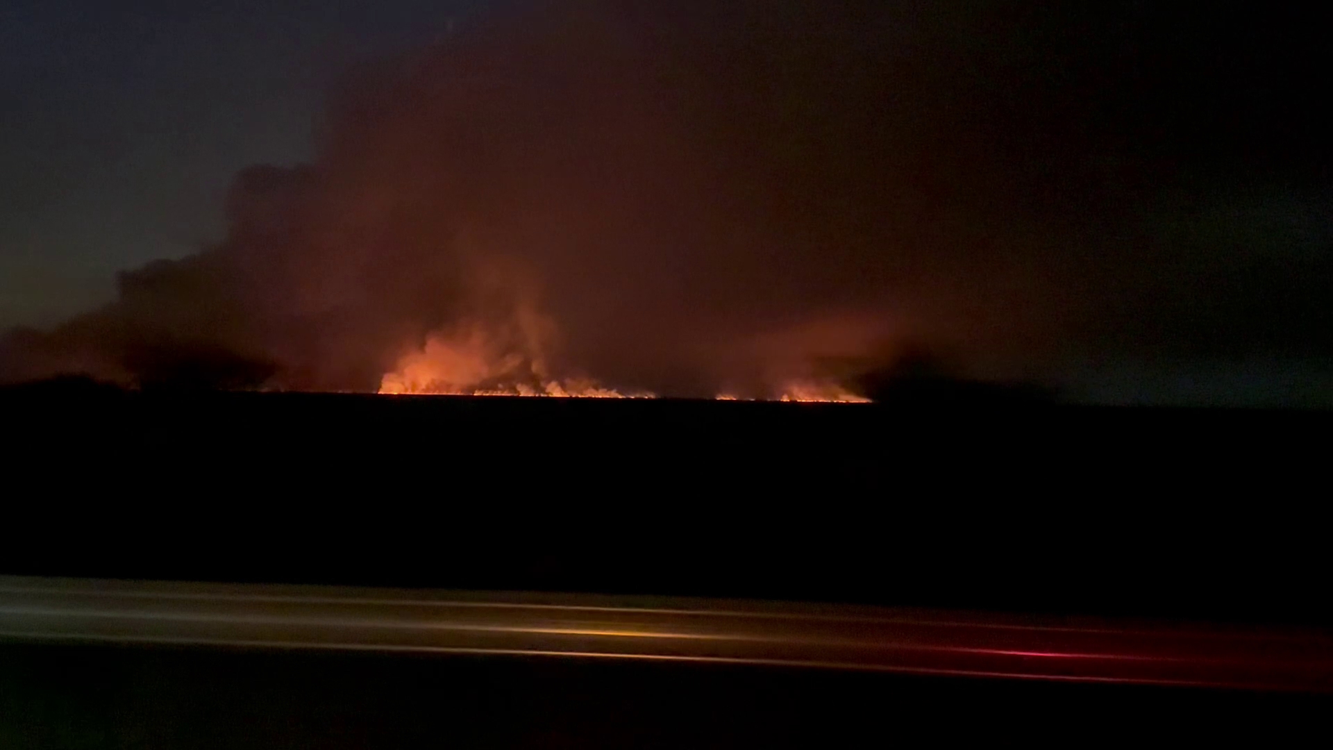 Fire burns along Alligator Alley in Broward County
