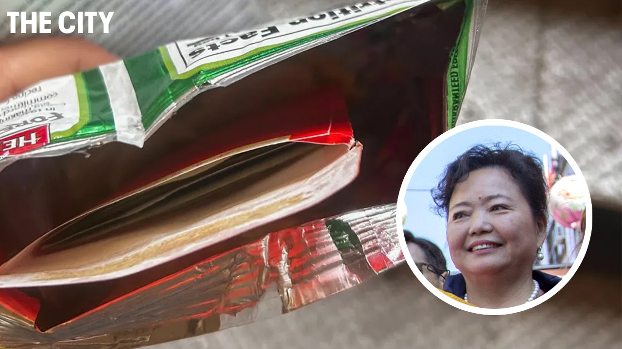 Former Adams advisor gives reporter cash stuffed in bag of potato chips ...