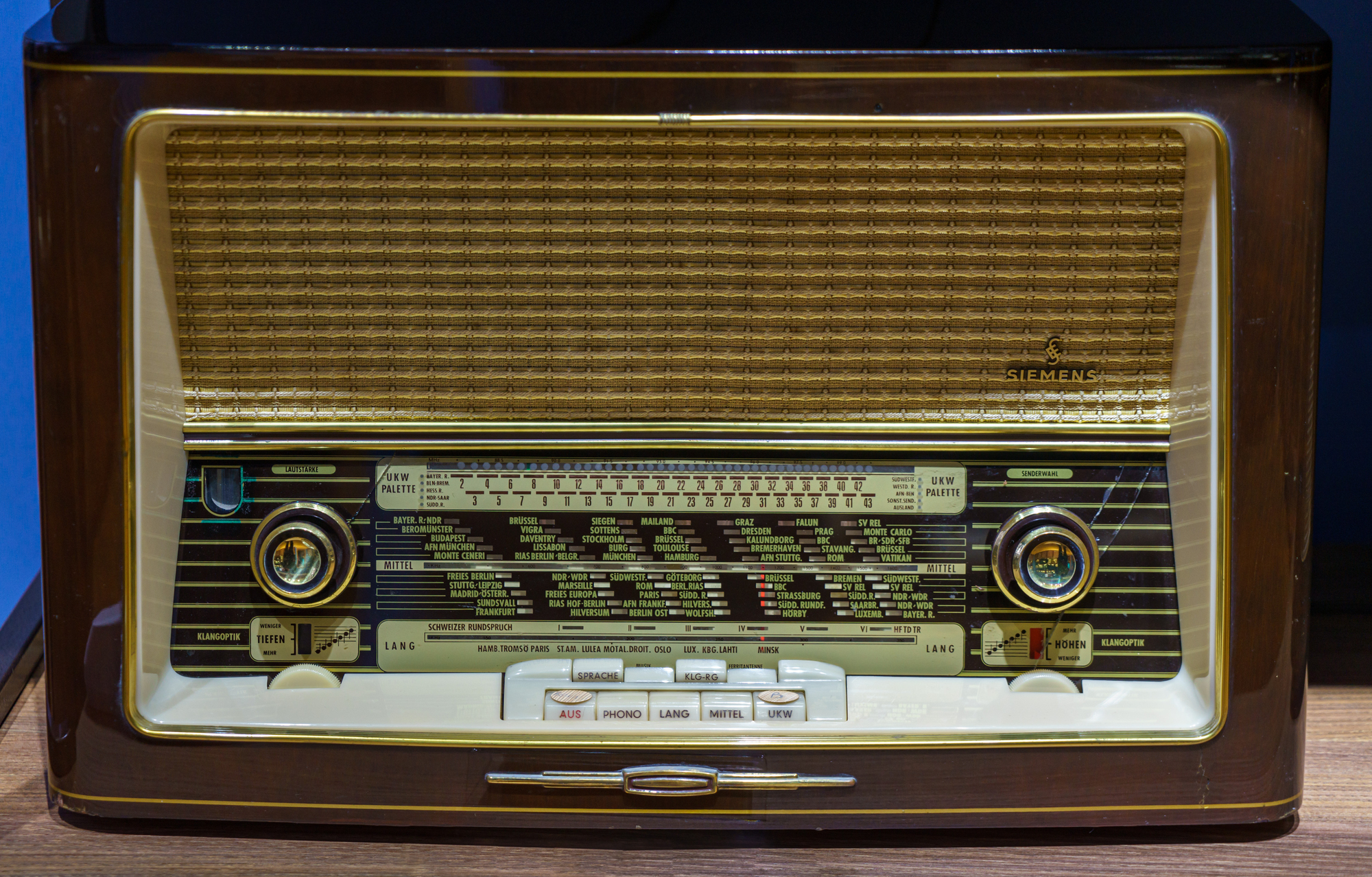 15 one-hit wonders that defined a decade