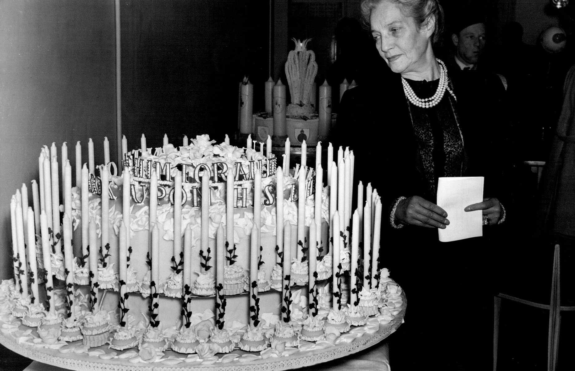 23 iconic birthday cakes we wish we could have tasted