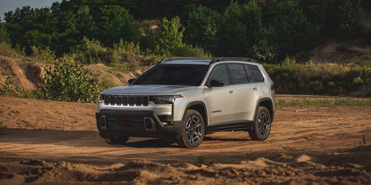 2026 Jeep Cherokee, as a Hybrid Only, Promises 37 MPG and More Room