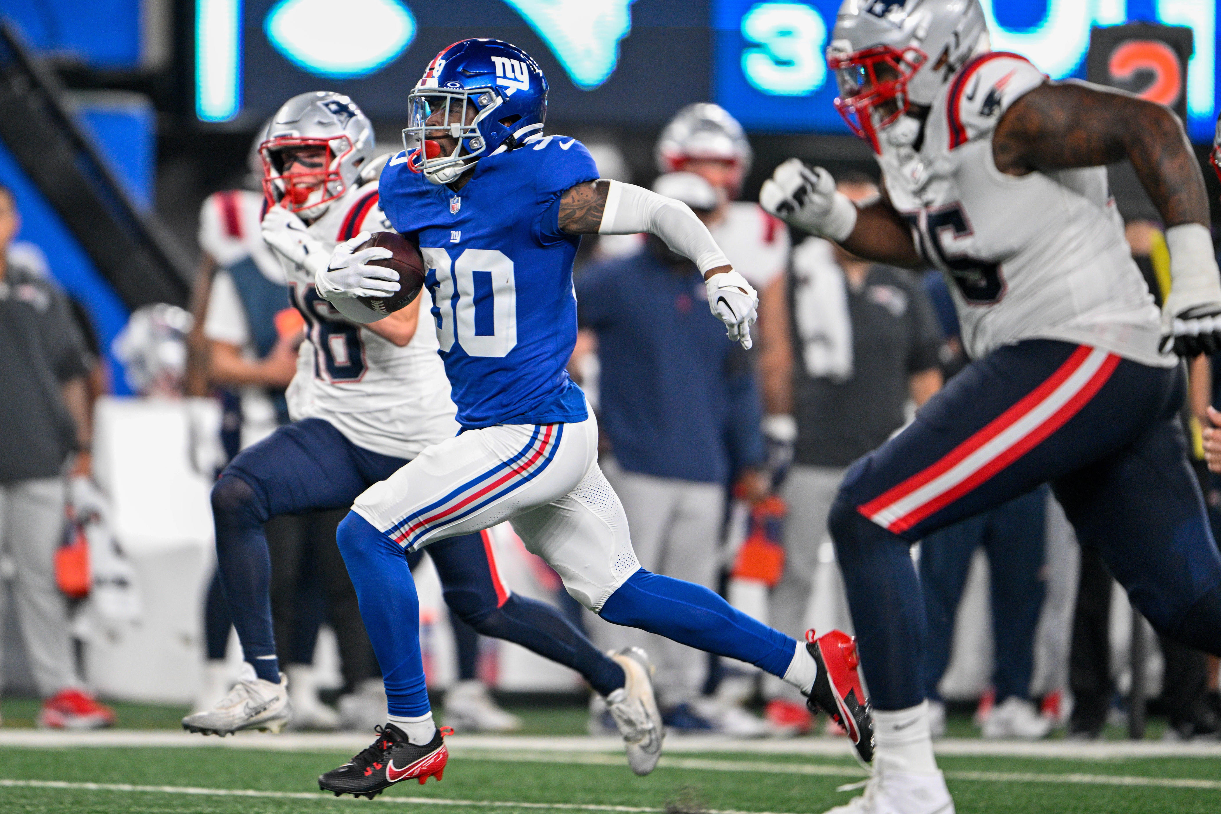 Twitter reacts strongly to Patriots' ugly preseason loss to Giants