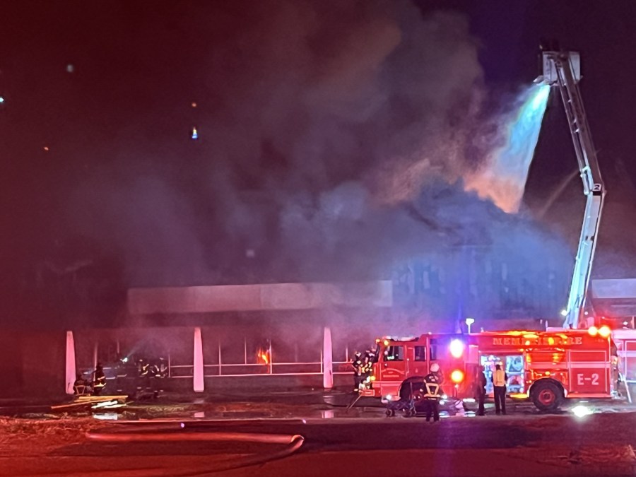 Firefighter injured after South Memphis strip mall fire
