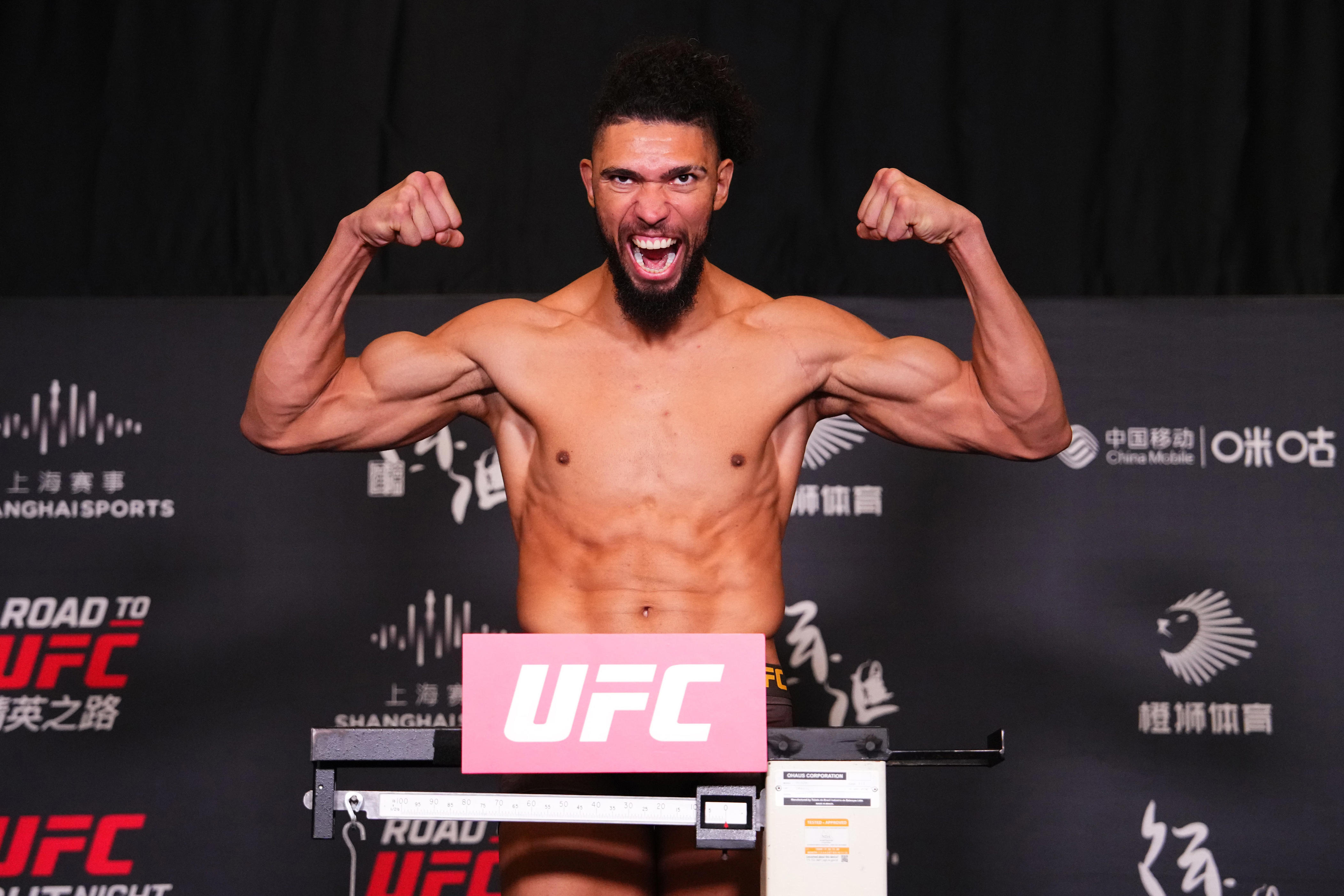 Johnny Walker vs. Zhang Mingyang prediction: 'Mountain Tiger' taming ...