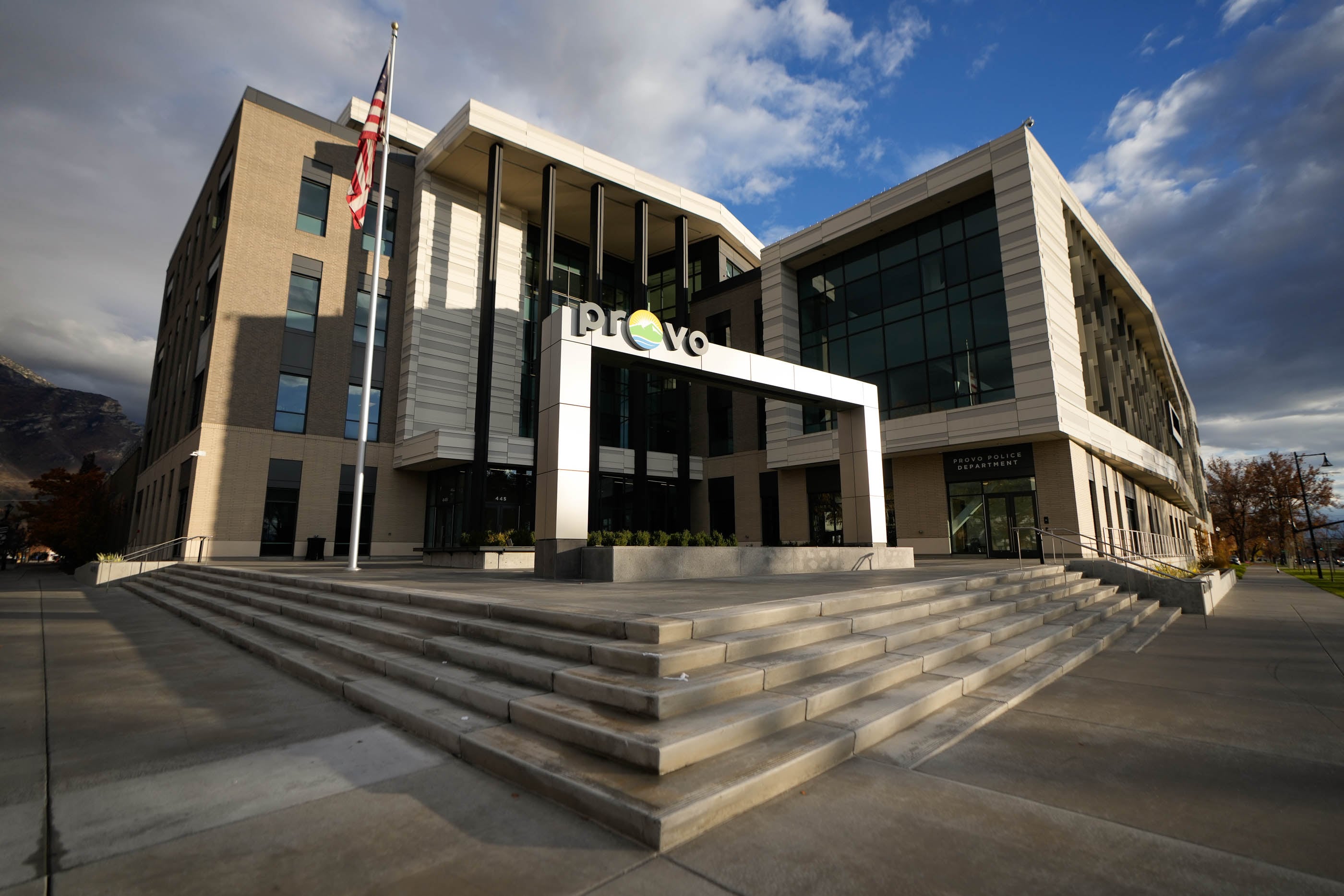 Utah therapist accused of manipulating patients into taking off bra ...