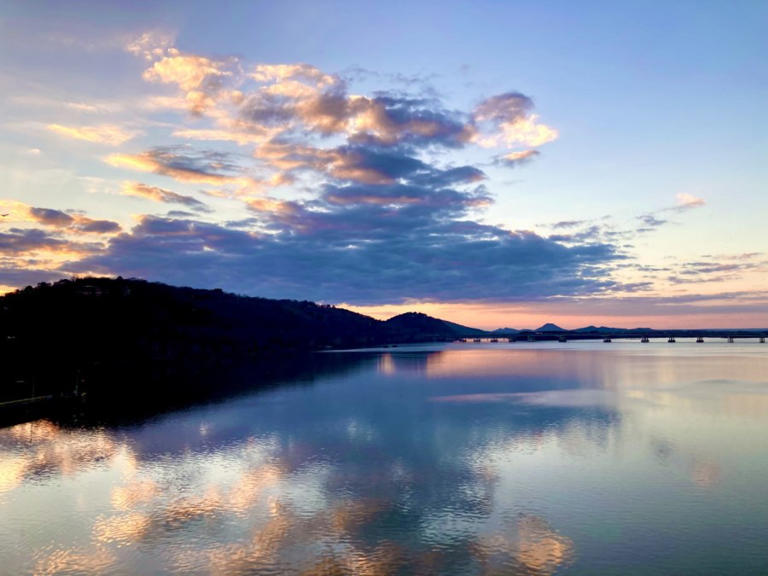 Army Corps of Engineers fix stuck gate at Dardanelle Lock and Dam