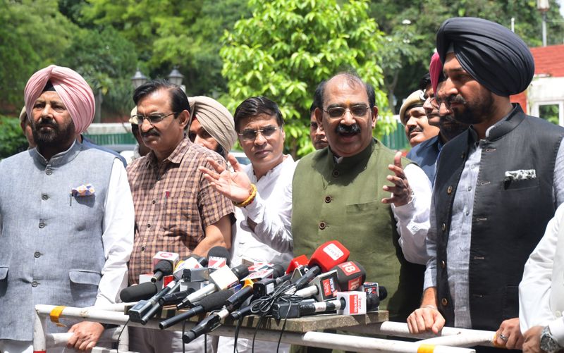 Punjab cops crack down on BJP campaign, detain leaders