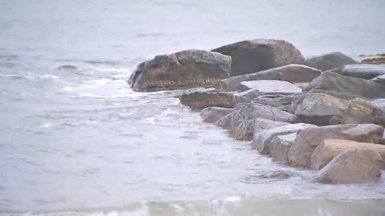 ‘It can get rough’: Hurricane Erin stirs rough seas off Cape Cod for ...