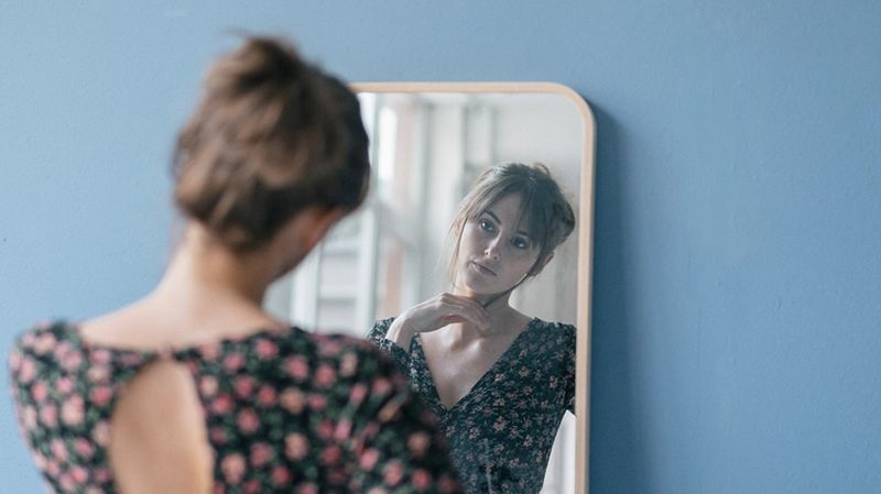 Therapists Say These 11 Patterns Can Signal You're Settling for Less ...
