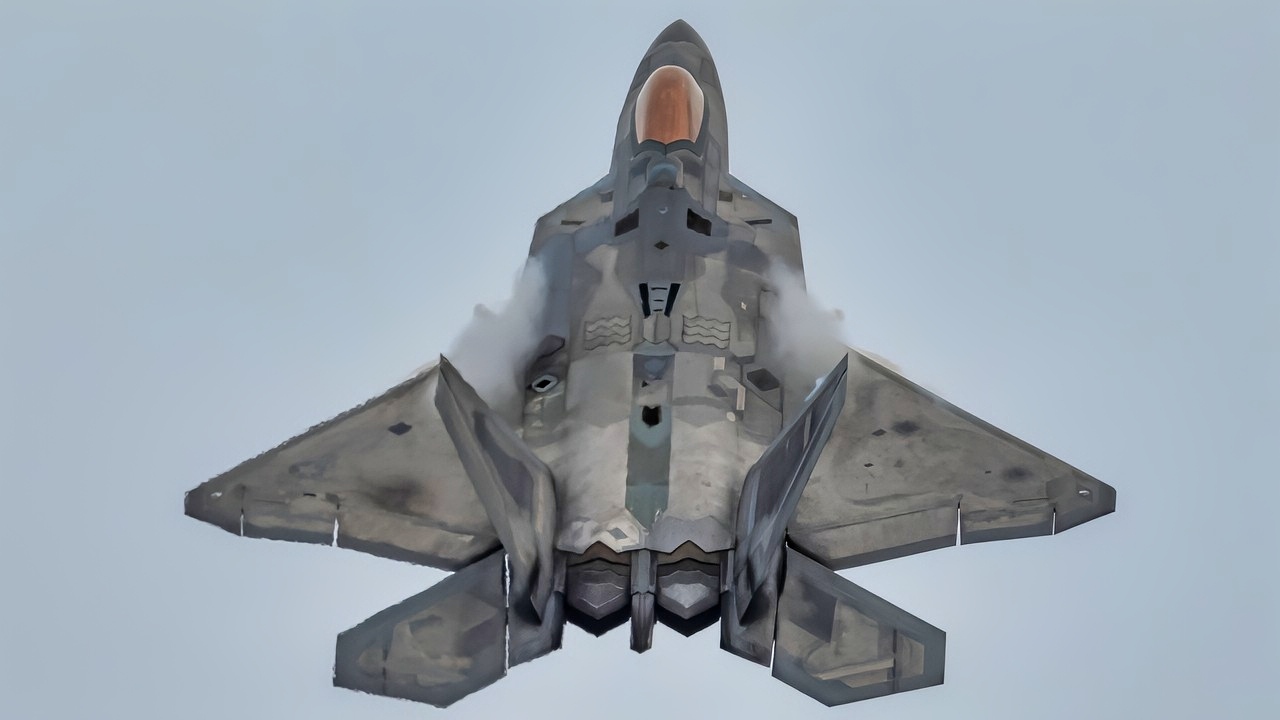 The F-22 Raptor Stealth Fighter Can’t Fly from an Aircraft Carrier