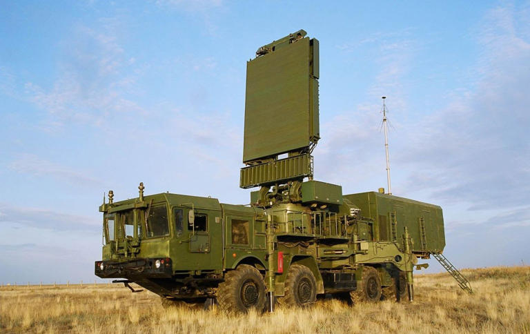 Unit of Ukraine’s intelligence destroys rare radar from Russia’s newest S-500 system