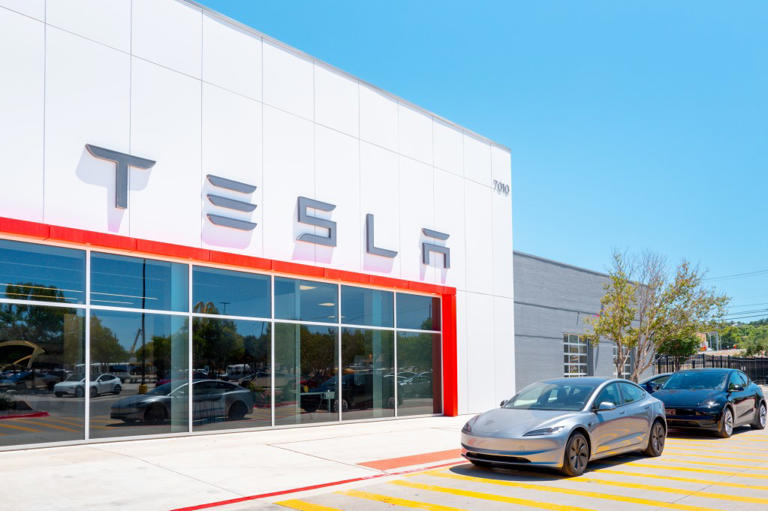 Used Tesla prices average less than overall secondhand market for first ...