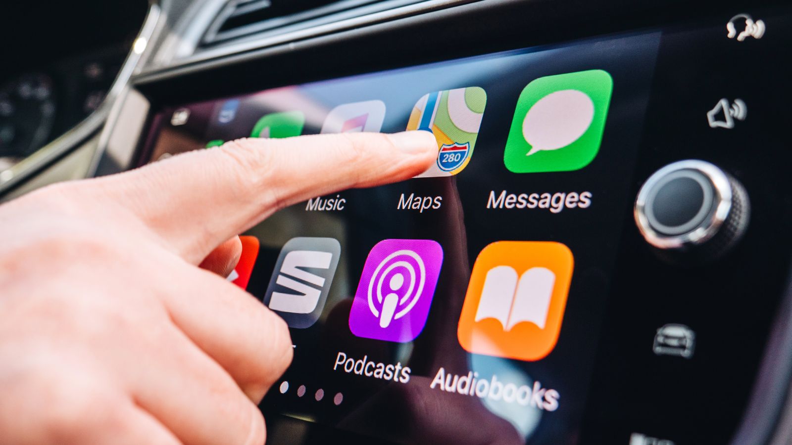 Car interfaces are a disaster—and automakers know it