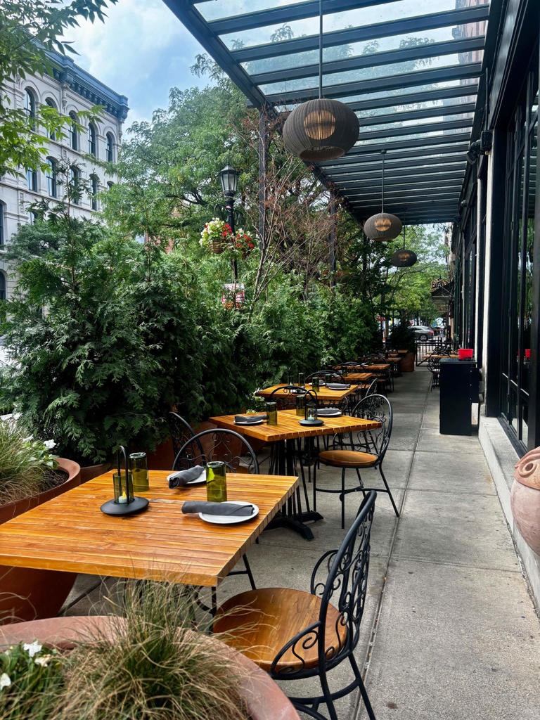 Happy Hour Project: Acqua di Dea delivers rich pasta and seafood dishes ...