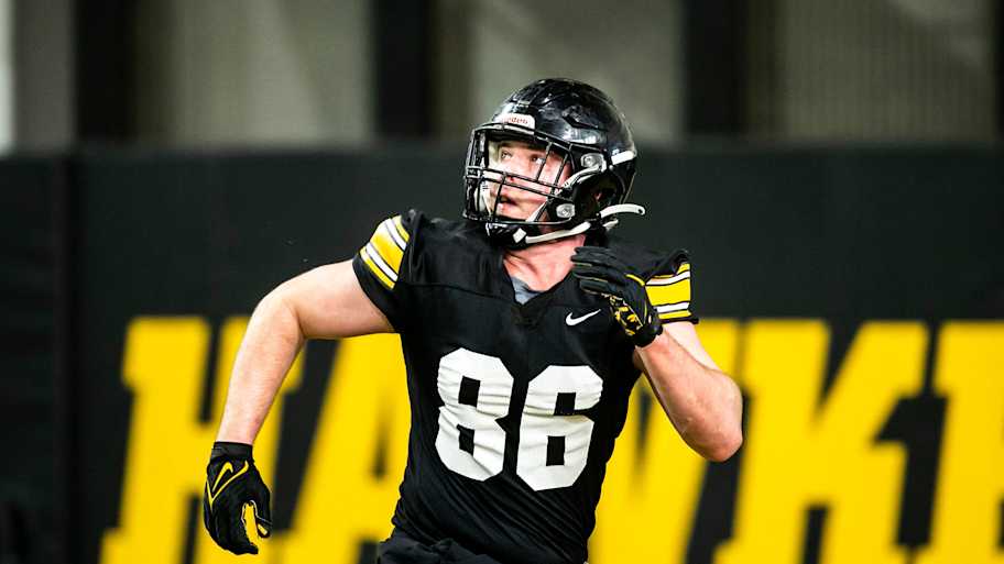 Lions add a former teammate of Sam LaPorta to tight end room