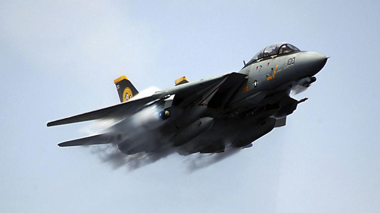 Why Some Fighter Jets Have A Weird Gap Between The Engine And Fuselage