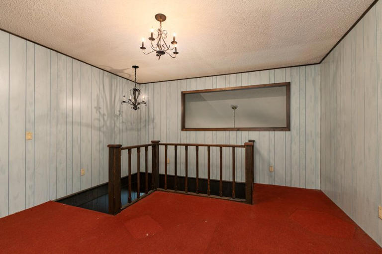 1970s time capsule home in Bolivar on Zillow Gone Wild
