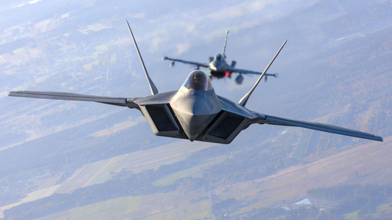 Why Some Fighter Jets Have A Weird Gap Between The Engine And Fuselage