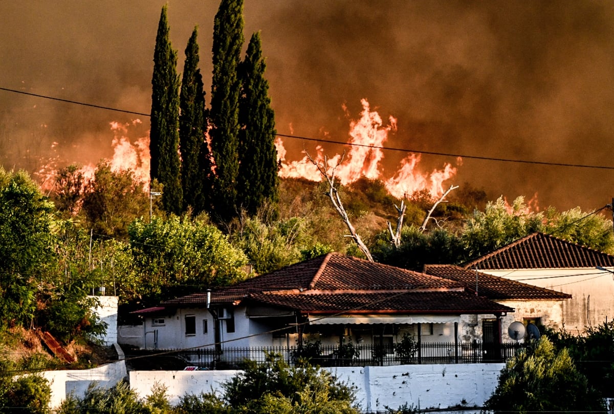 Φωτιά στην Αρχαία Ολυμπία: «Η πυρκαγιά απειλεί τέσσερα χωριά» αναφέρει ...