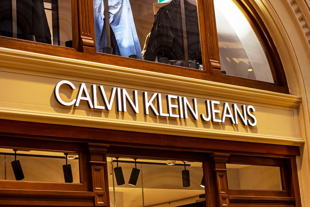 15 Ads That Captured ’90s Supermodel Culture