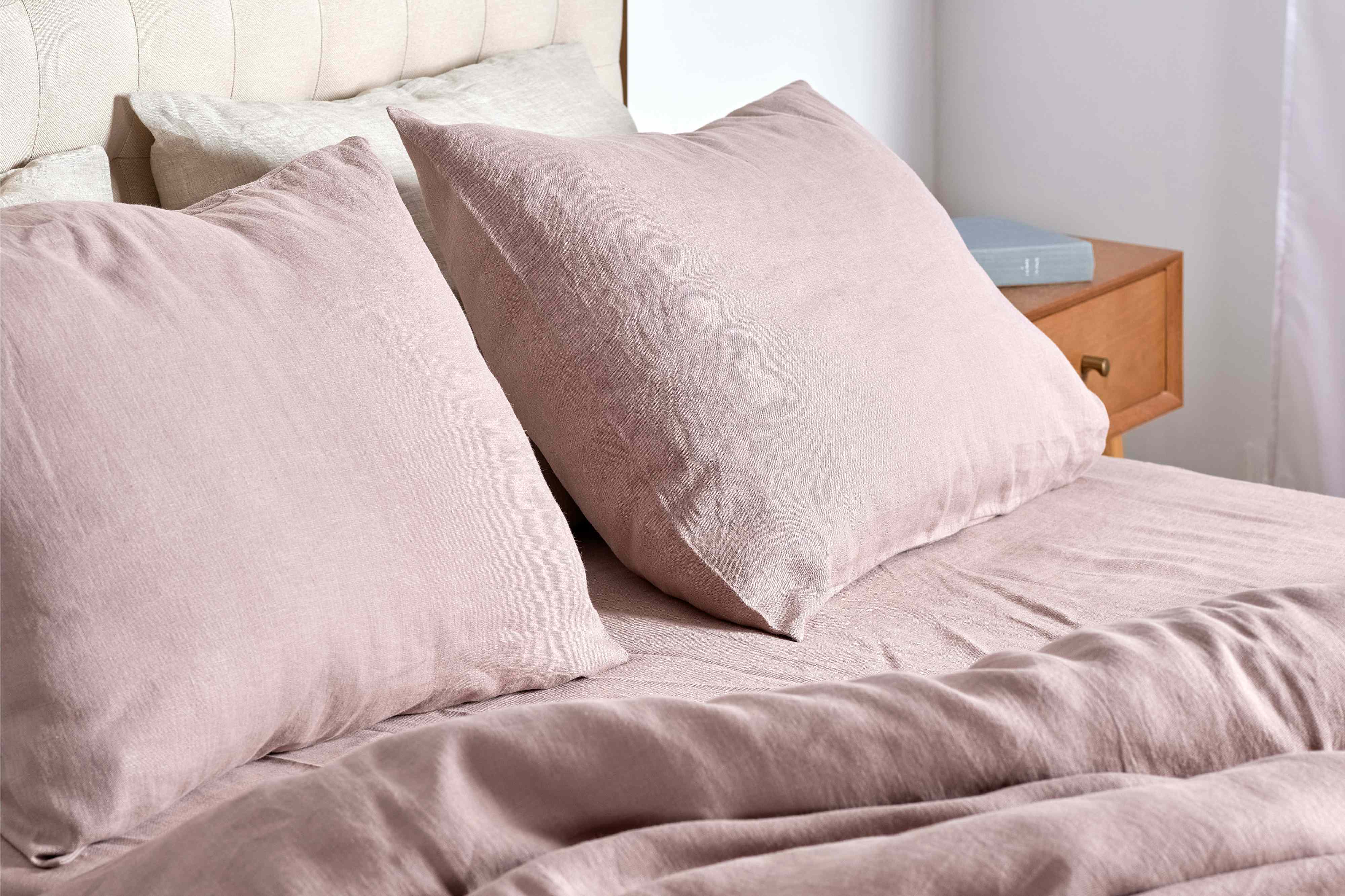 6 Subtle Signs You Need to Buy New Bedding Sooner Than You Think ...
