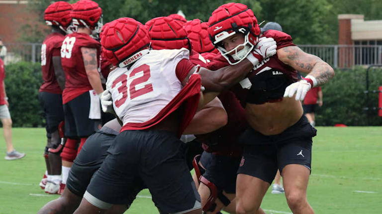 Oklahoma's Jaren Kanak Has Stayed 'Diligent' as Transitions to Tight End