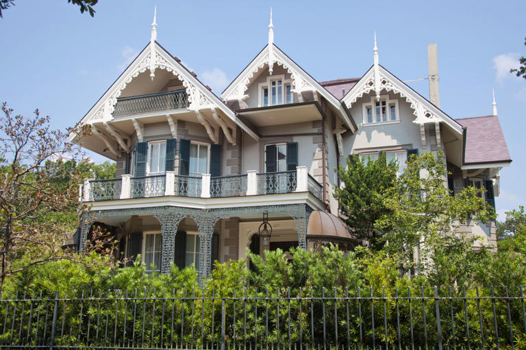 Where Does Sandra Bullock Live? Exploring the Actor’s Real Estate Portfolio