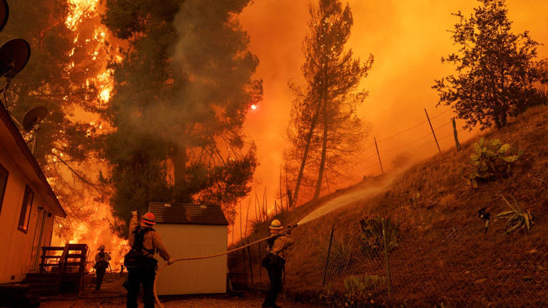 Canyon Fire in California near Lake Piru burns over 5,300 acres; all ...