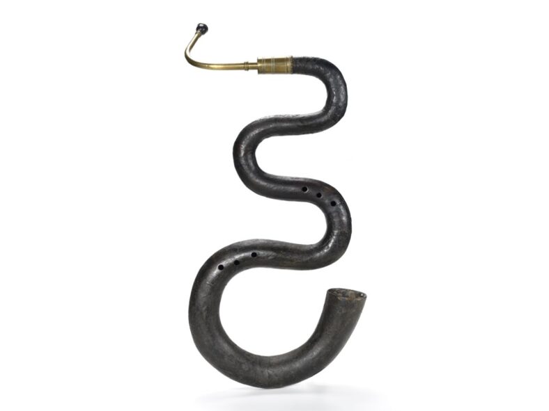 10 Antique Musical Instruments You Can Still Find and Play