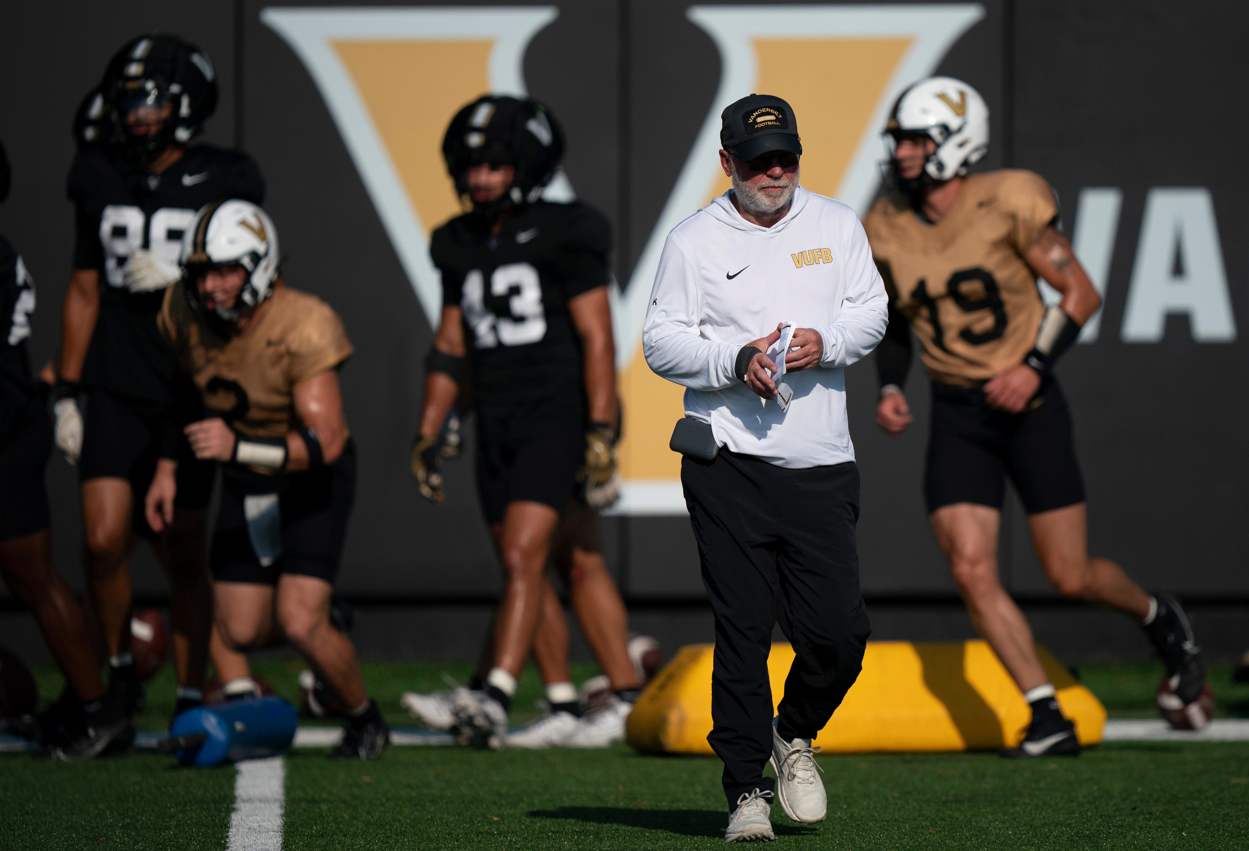 Who is Jerry Kill, chief consultant for Vanderbilt football coach Clark ...