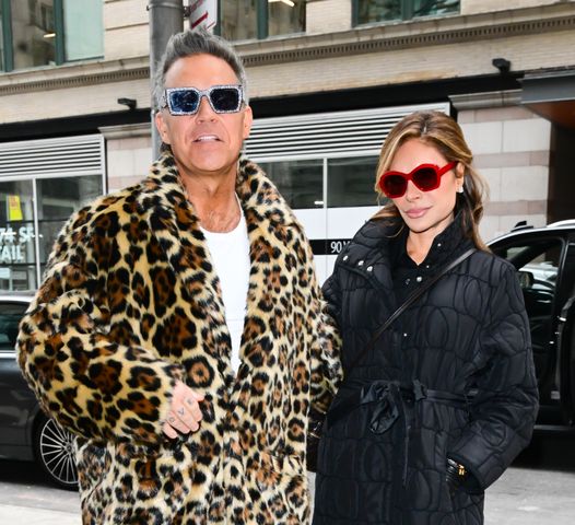 A Love Complete: Robbie Williams Surprises Ayda Field With a “Grand ...