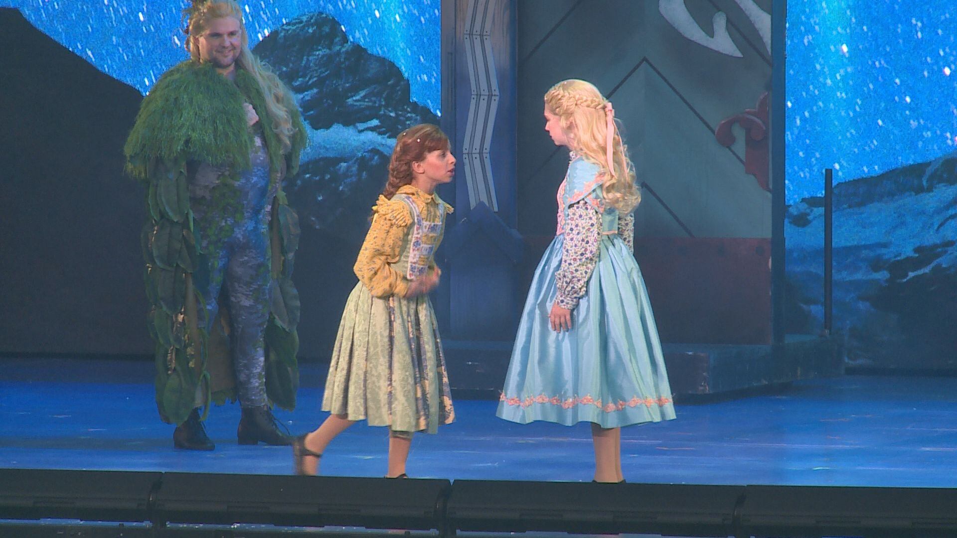Young actors capture audiences in the musical “Frozen”