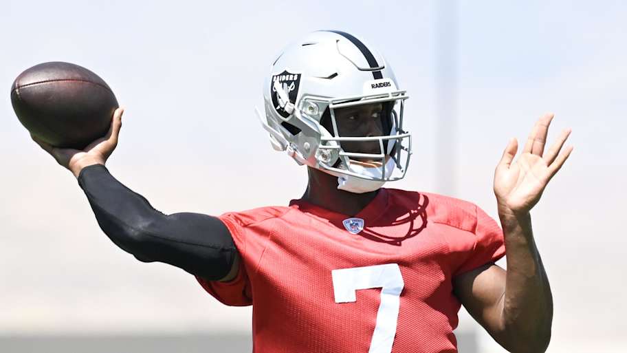 Geno Smith, Maxx Crosby Were Seen Flipping Seahawks Fans Off at ...