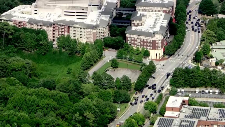 STREAM LIVE: Gunman, officer at Emory University Atlanta campus dead ...