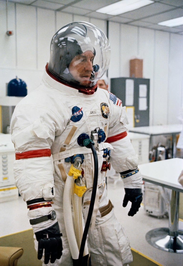Jim Lovell, commander of Apollo 13 moon mission, dead at 97