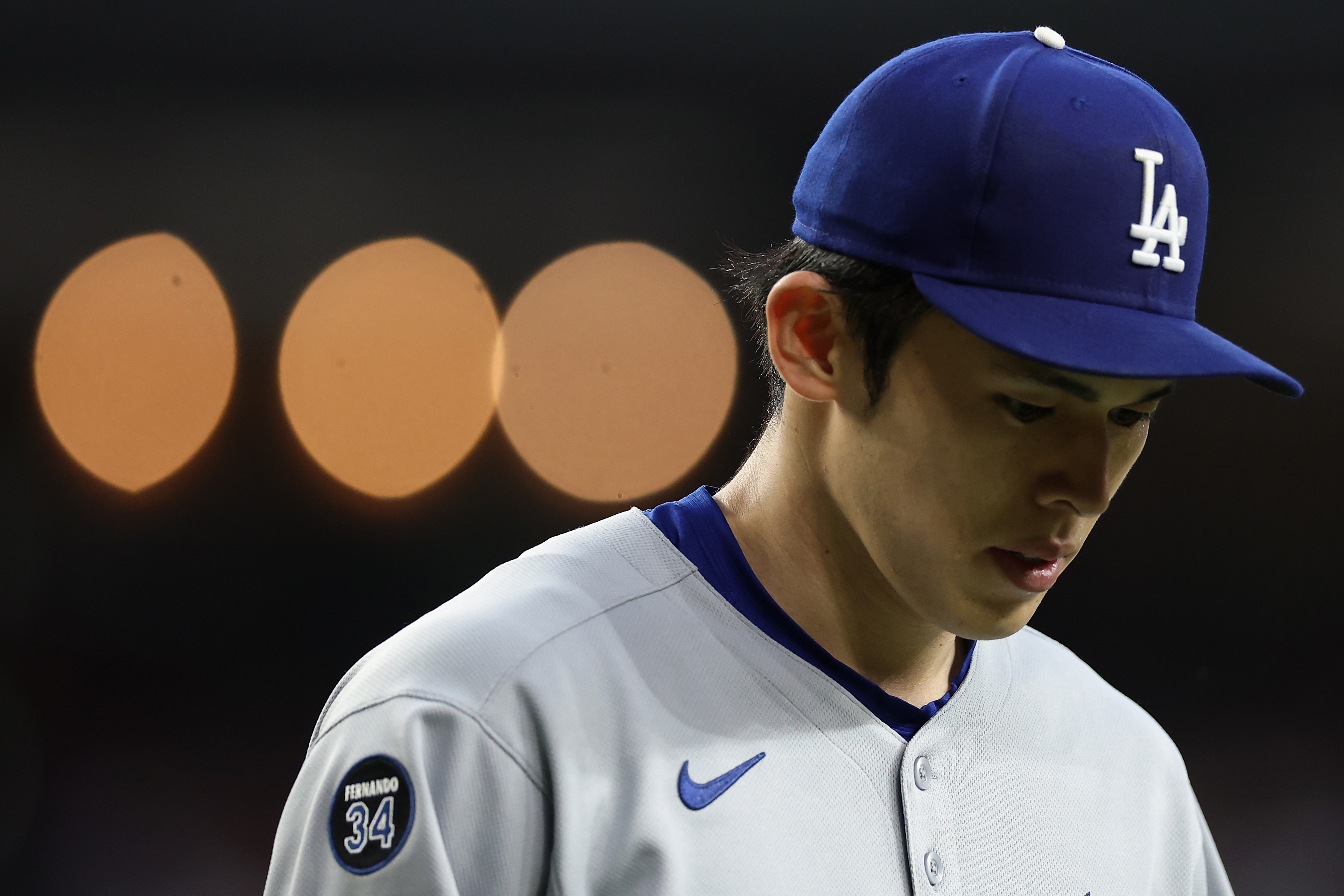 Dave Roberts Sends Honest Message on Roki Sasaki’s Role