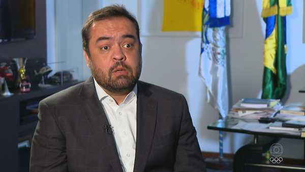 Em primeiro dia de julgamento no STF, Zanin vota por eleições diretas ...