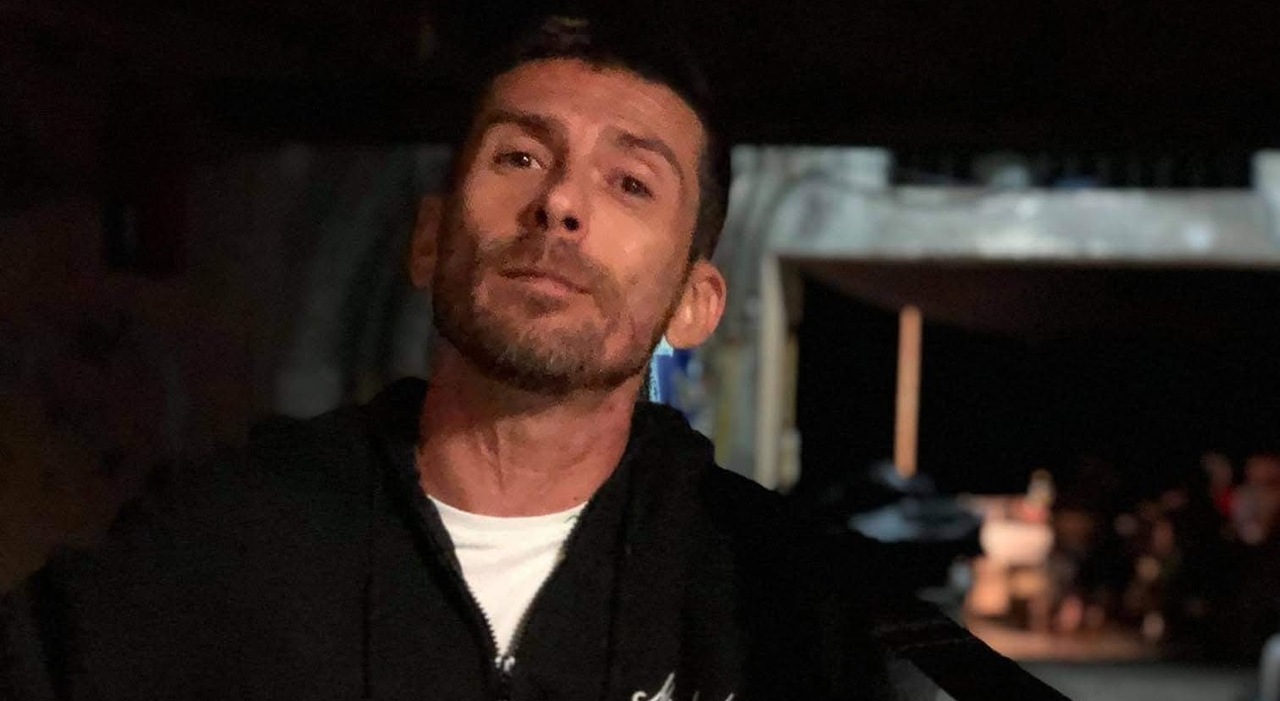 Lo cercano al cellulare, il giovane papà non risponde: Alessandro ...