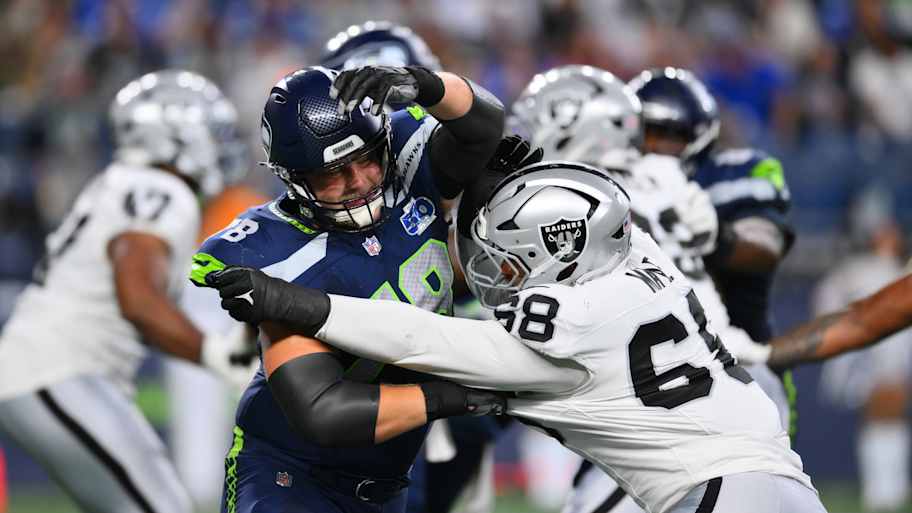 Seahawks PFF grades: Much-maligned offensive line shines against Raiders