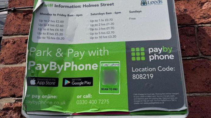 Fake QR code scammers targeting city parking bays