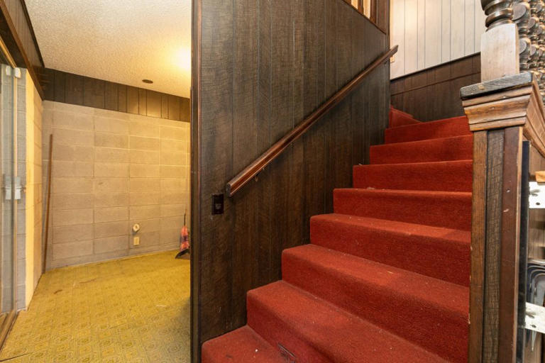 1970s time capsule home in Bolivar on Zillow Gone Wild