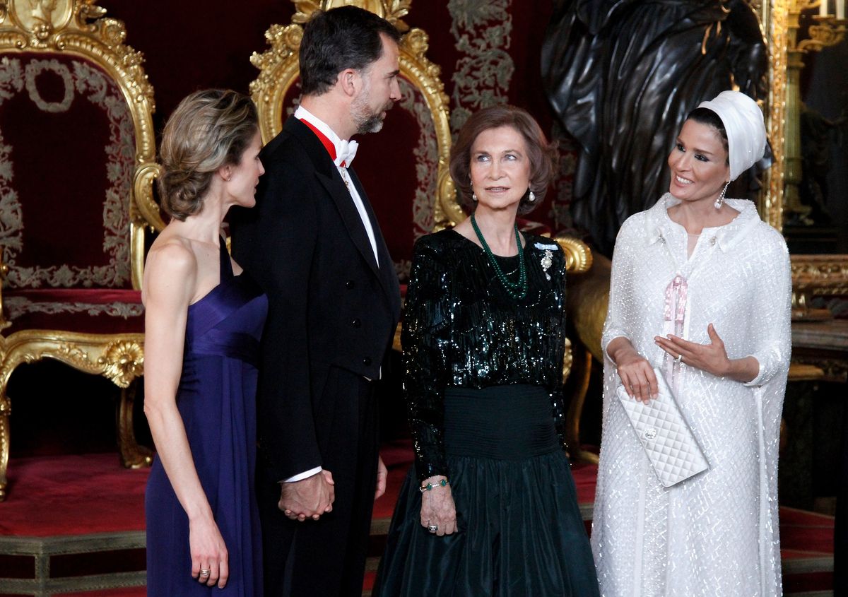 Moza bint Nasser, the eternal sheikha, celebrates 65 years of life ...