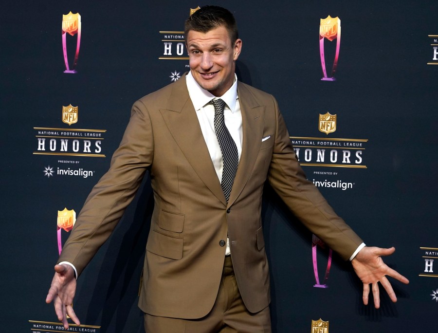 Rob Gronkowski replaces Jimmy Johnson on Fox NFL Sunday