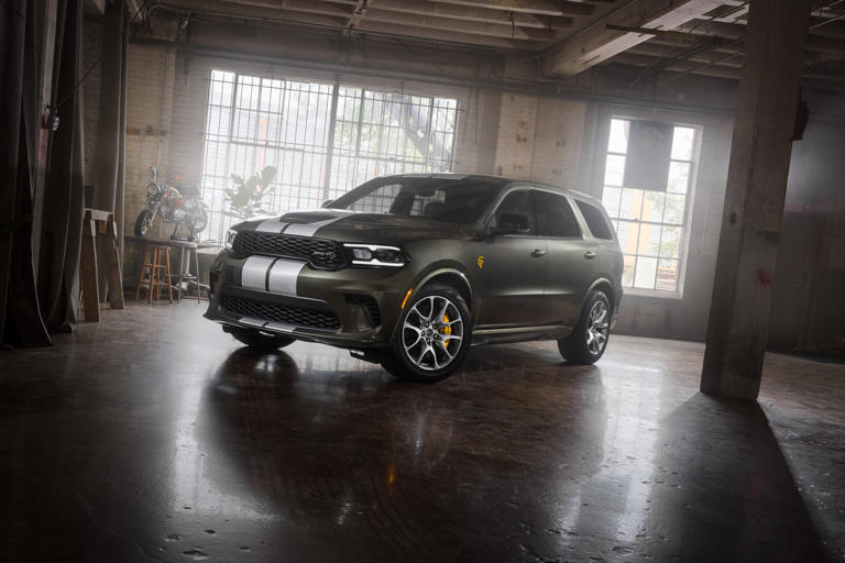 V6s Be Damned, Durango Goes Hemi-Only For 2026