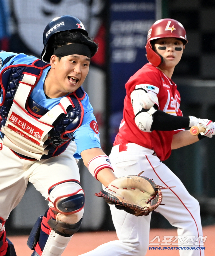 Wow, he's catching this Yoo Kang-nam's fighting spirit, Lee Shim-jeon ...
