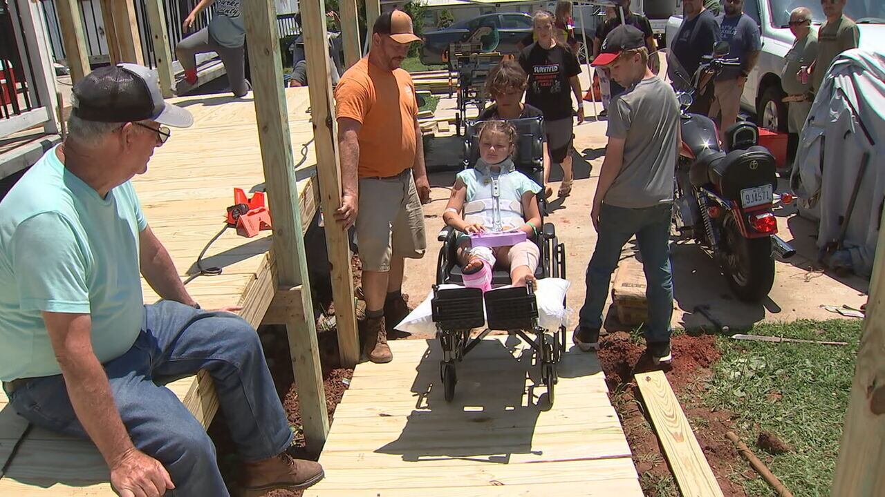 Fundraiser for girls hurt in crash at lemonade stand draws controversy