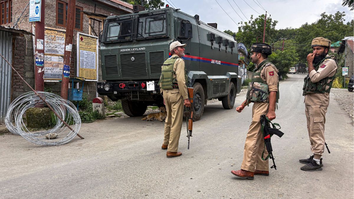 2 Soldiers Killed During Gunfight With Terrorists In J&K's Kulgam As Op ...